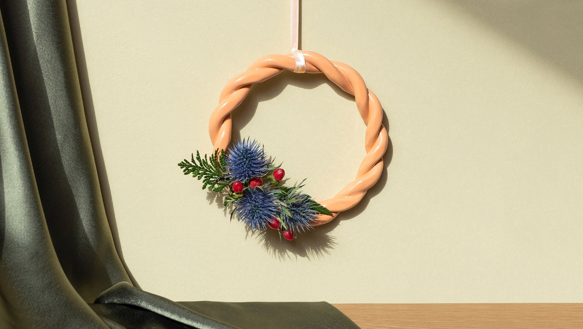 DIY Christmas Wreaths Tutorial - Ceramic Holiday Decorations – Octaevo
